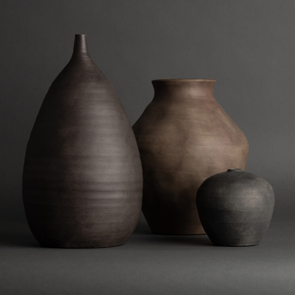 Donna Vase - brown ceramic | FlowDecor
