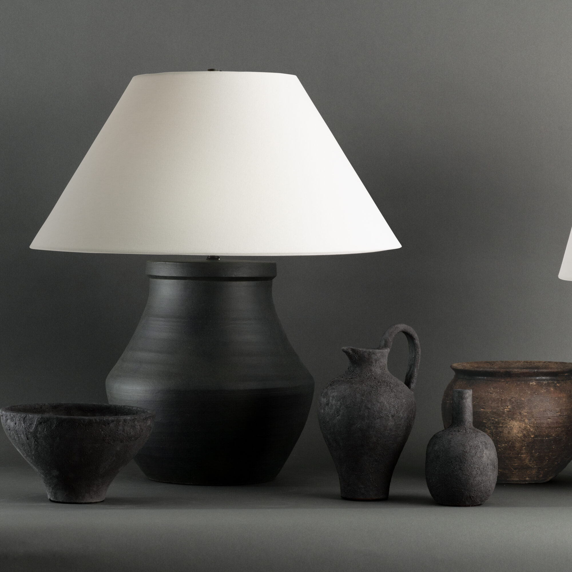 Drew Table Lamp - black ceramic | FlowDecor