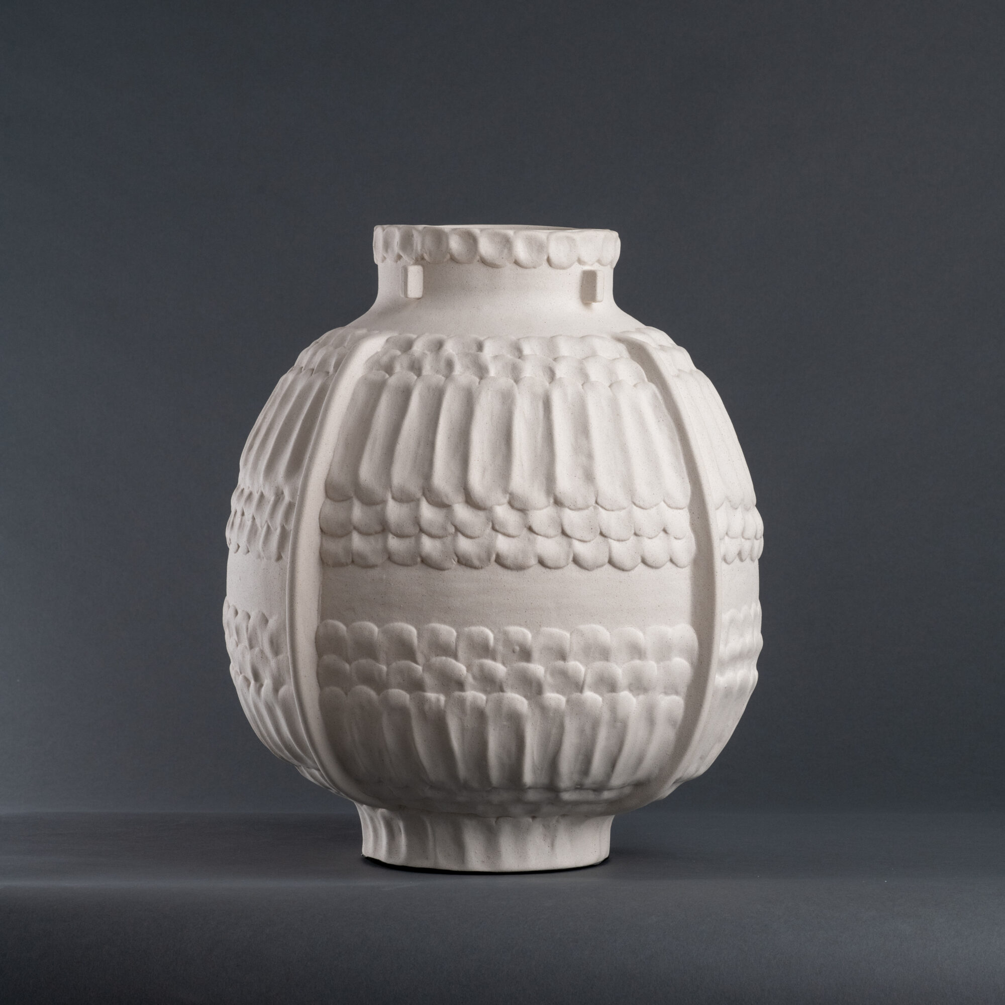 Kate Vase - off white ceramic | FlowDecor