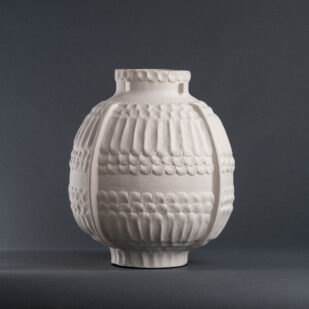 Kate Vase - off white ceramic | FlowDecor