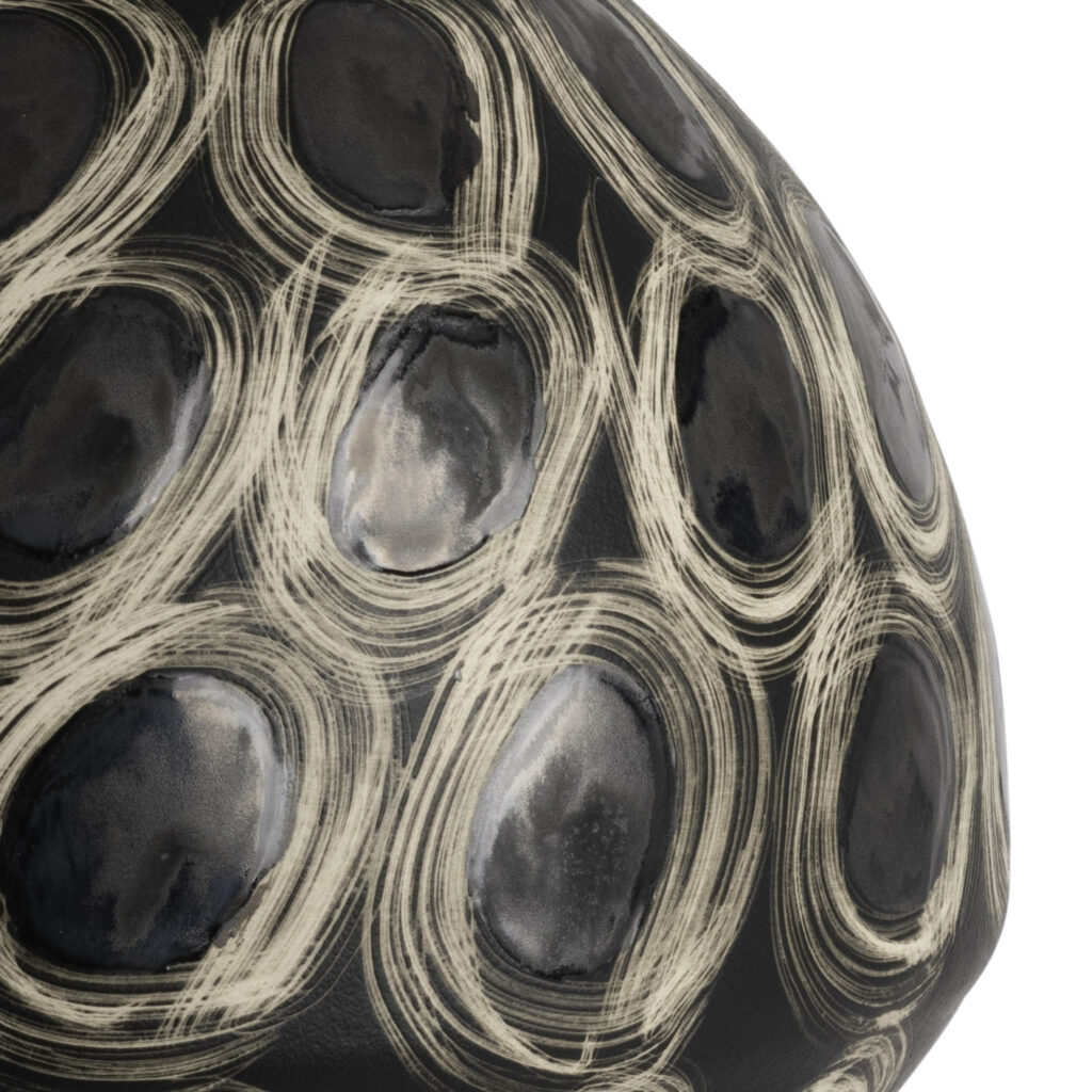Tessa Vase - black ceramic | FlowDecor